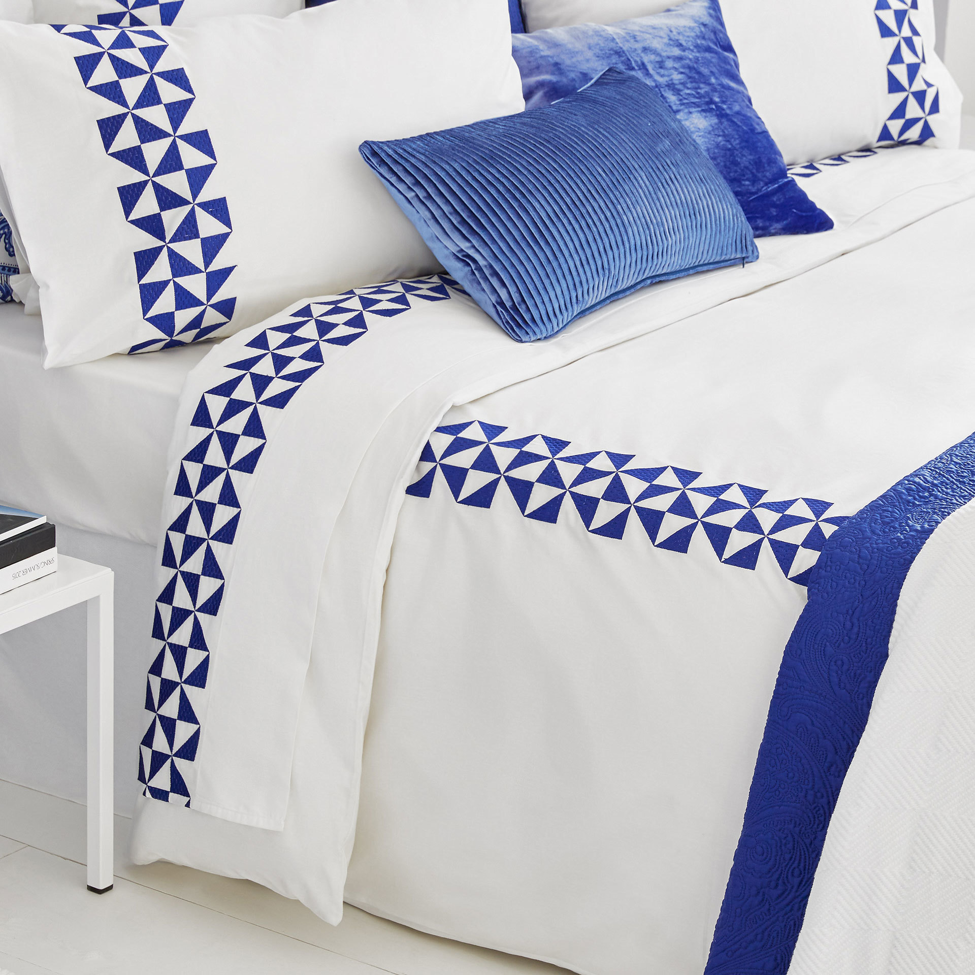 Blue graphics mosaic Machine Embroidery Design | Royal Present Embroidery